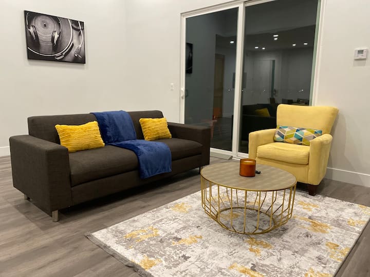 2/2 Condo Near Lax, Beaches & More - El Segundo, CA