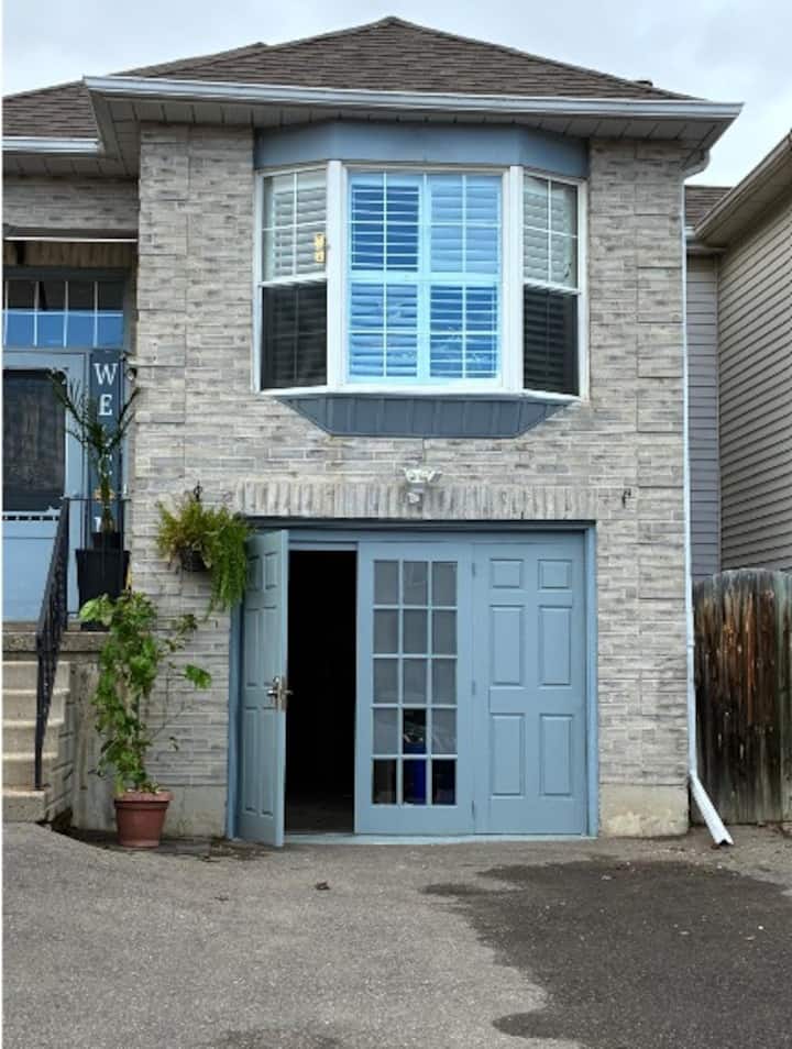 2 Bedroom Lower Level Apartment In Brantford - Brantford