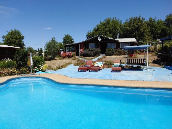 Cabaña Con Piscina Privada - Quillón