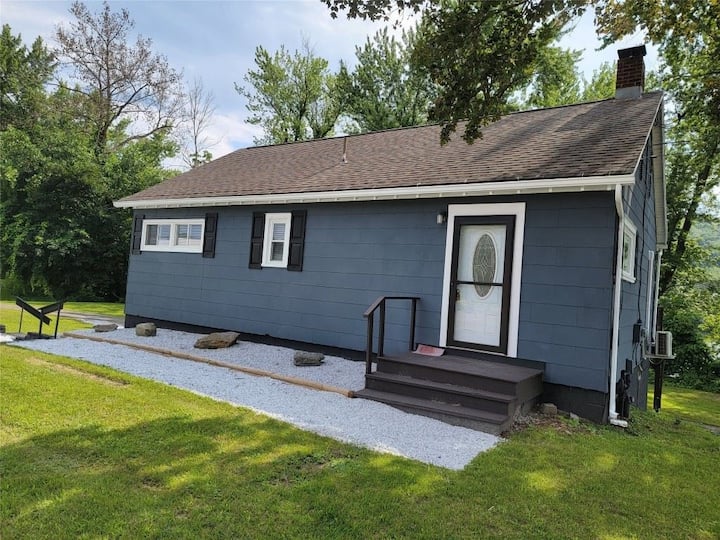 Riverfront Cottage In Owego, Ny - State of New York