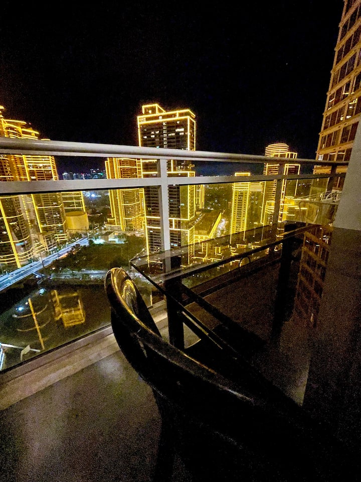 Acqua Cozy 2br W/ Skyline View Of Rockwell Makati - Makati