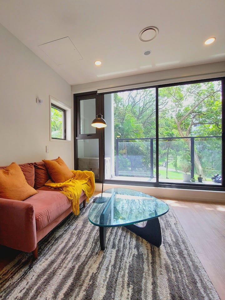 Rare Park View Gem With Infinity Pool - Auckland