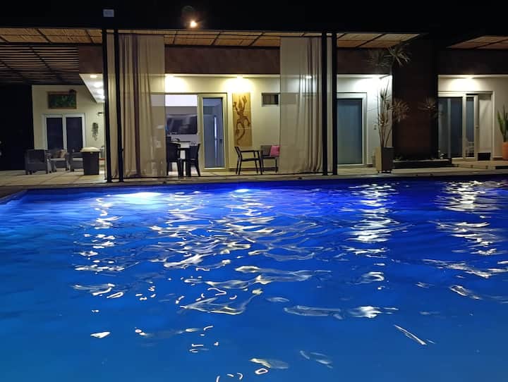 Finca De Lujo Araucaria 10 Personas. A/c Piscina - Victoria