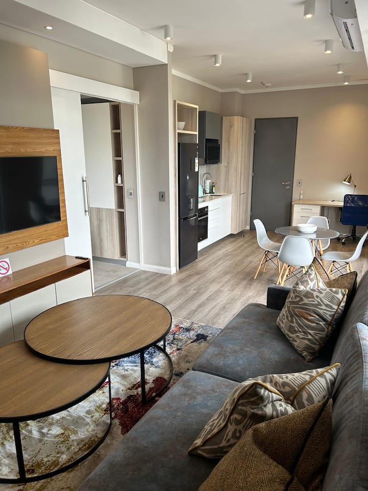 Menlyn Maine Trilogy 505. 
1 Bedroom Apartment - Pretoria