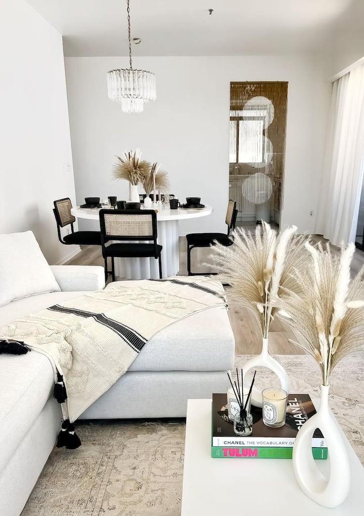 Amazing 2 Bedroom 2 Bathroom In Beverly Hills - Beverly Hills, CA