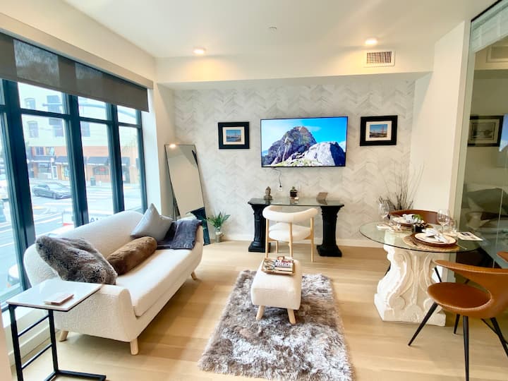Silver Wood One Bedroom Suite - San Francisco, CA