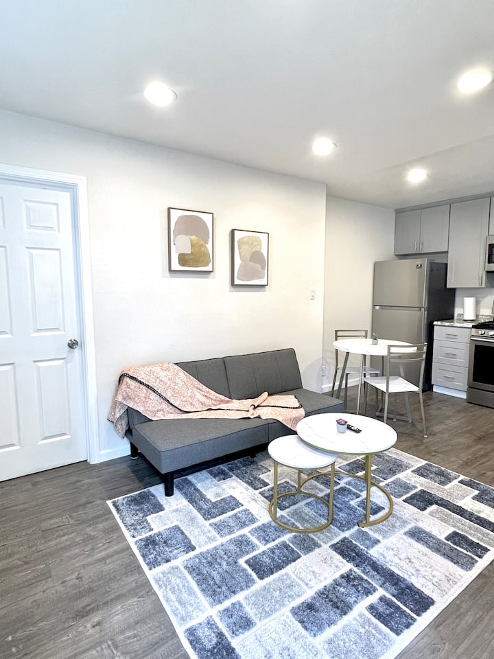 Private Cottage Next To Santana Row & Valley Fair - Santa Clara, CA