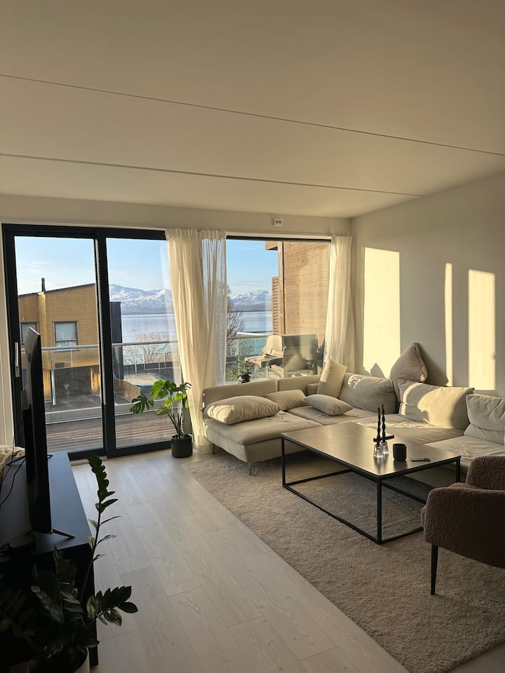 Rom I Moderne Leilighet - Tromsø