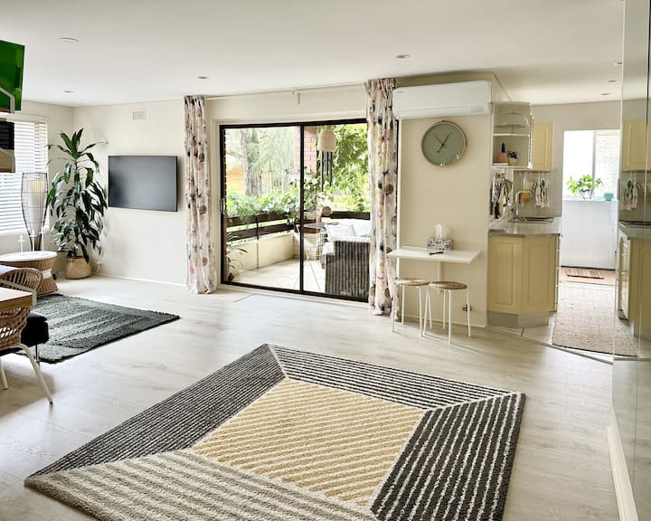 Beachside Apartment - Narrabeen