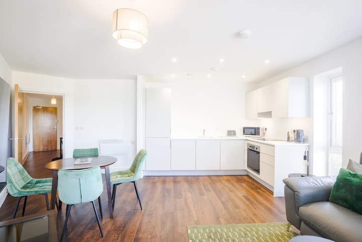 Spacious, Modern Apartment Near Bicester Village - 比斯特