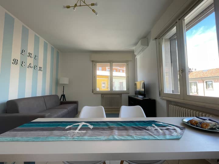 Yas Marina (Porto Canale) Ombrellone Incluso - Cesenatico