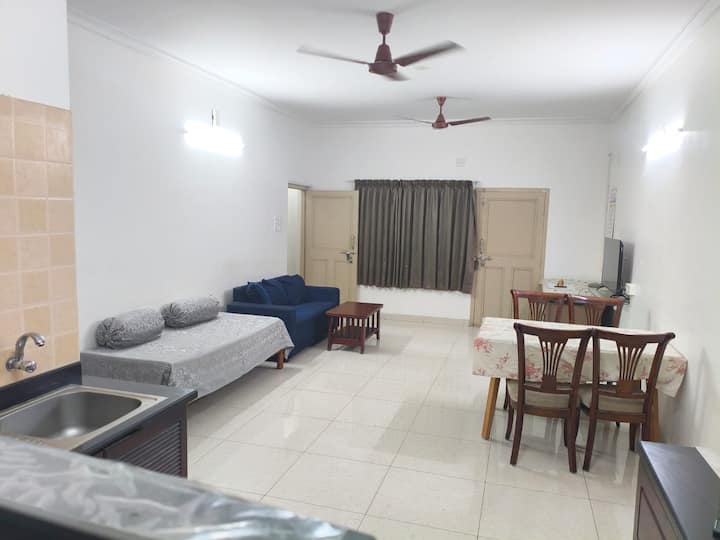 Large Ac Family 2bhk, Near Ramakrishna Hospital - Coimbatore