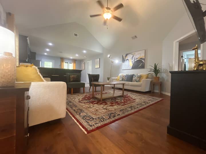 Valdosta 3br • 5 Beds • Near Vsu, Sgmc & Moody - Valdosta, GA