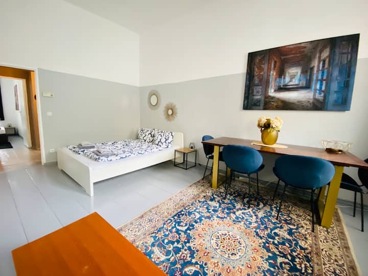 Gemütliche 2-zimmer Wohnung Mit Kleinem Bad - Berlin