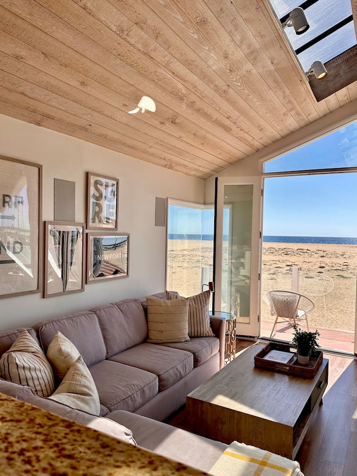 Ocean Front Home With Rooftop Deck, Bikes & More! - Newport Beach, CA