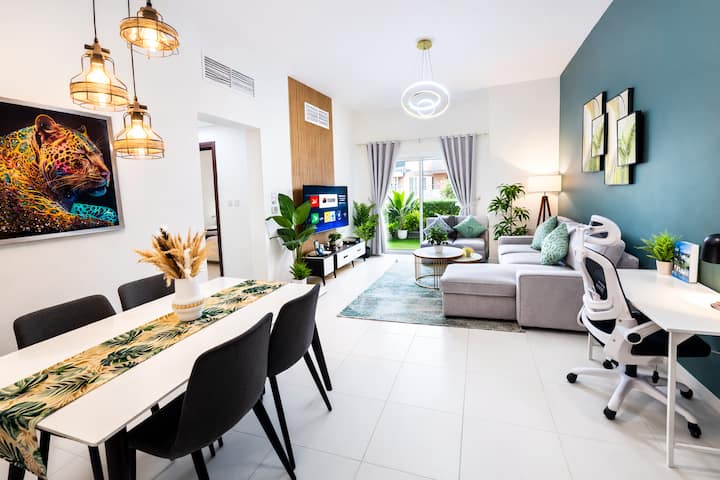 Modern 2bhk Retreat | Sleeps 9 | Pool, Gym, Family - Dubai