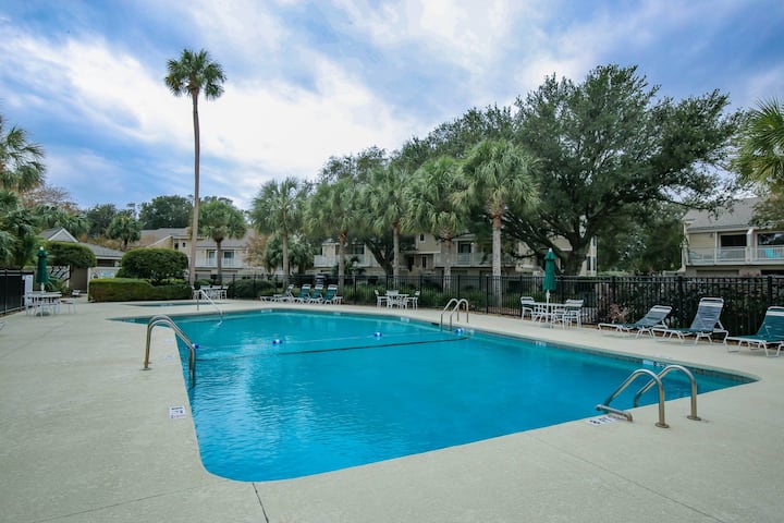 Happy Place: Community Pool, Pickle Ball & Tennis - Isle of Palms, SC