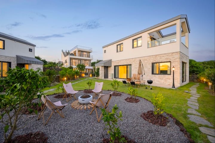 Briana+briny(both Buildings) - Jeju