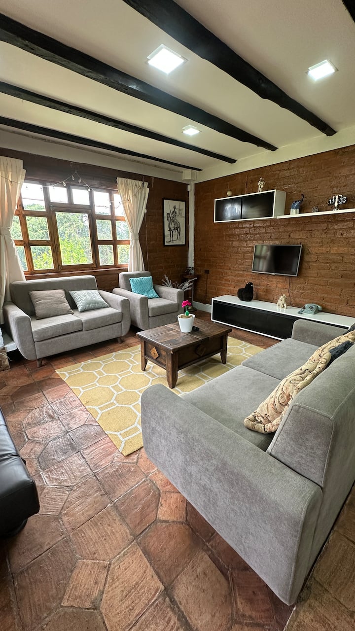 Casa Campo Cerca De Cuenca Amplia Y Cómoda - Cañar