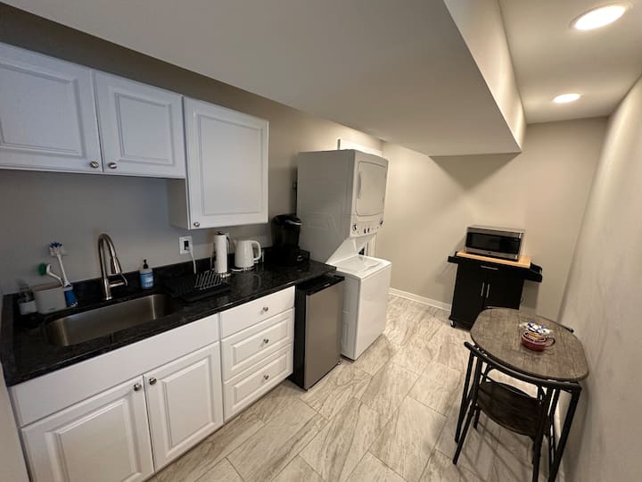 Cozy 2 Bedroom, 2 Bath Apartment/basement - Gainesville, VA
