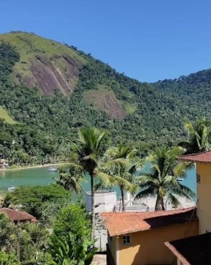 Suíte Com Ar Cond., Wi-fi, Garagem E Linda Vista - Angra dos Reis