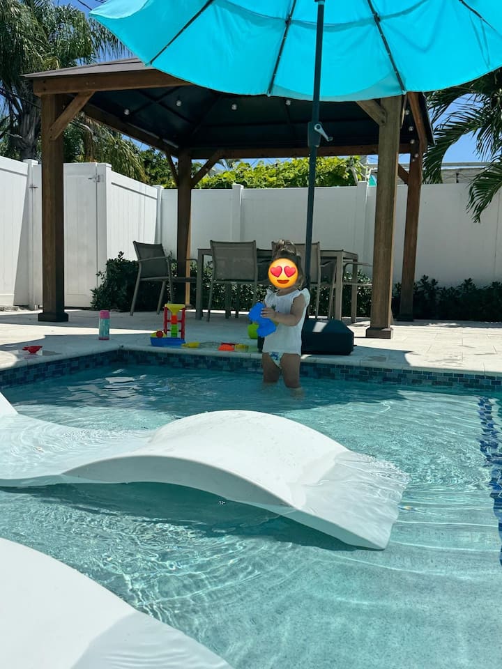 Miami Vice - Saltwater Heated Pool & Spa On Beach! - Hollywood, FL