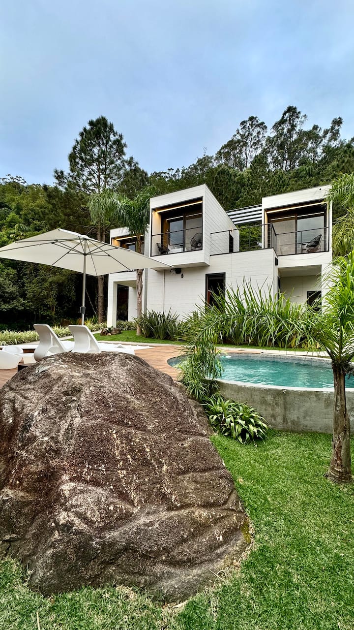 Casa Em Ibiraquera: Praia Do Rosa & Praia Do Luz - Imbituba