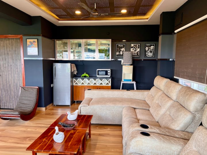 Penthouse With Theatre & Bathtub - Hyderabad