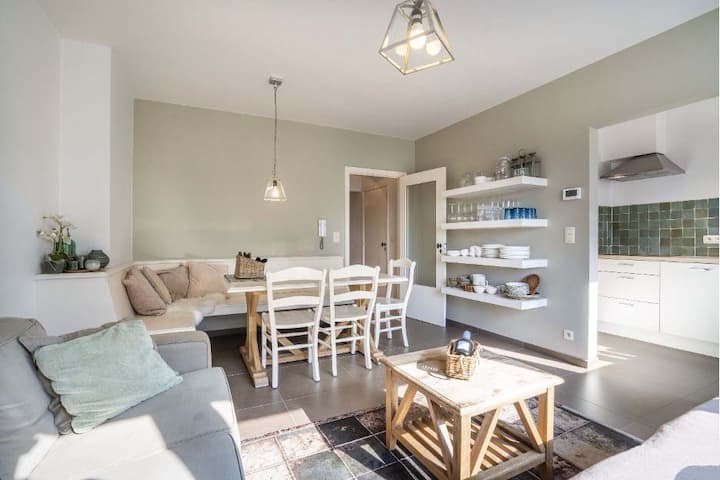 3 Slpk App In Kleine Residentie Met Garage - Nieuport