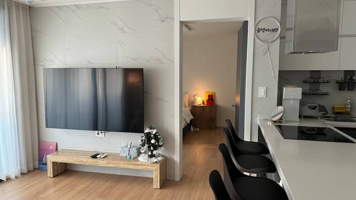 <병점역도보5분>숨탱이네하우스, 신축, 테라스, 방2,욕실2, 호텔침구(매일세탁), 편의점 - Osan-si