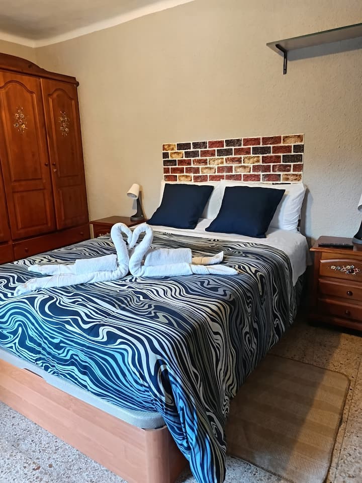 Habitación Grande Con Balcón - Viladecans