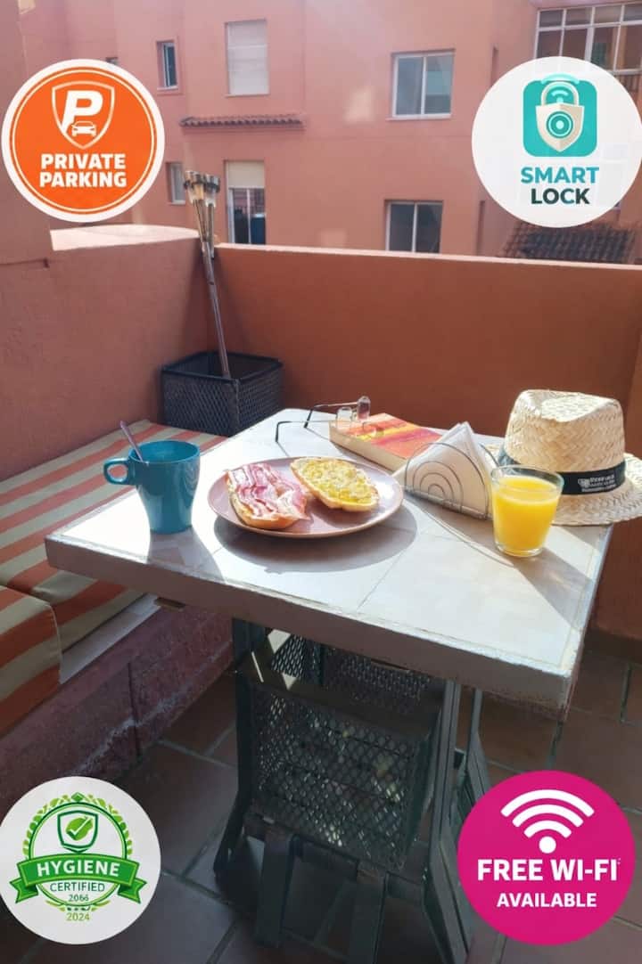 Apartment With Pool, Parking, 300 M From The Sea. - Sotogrande