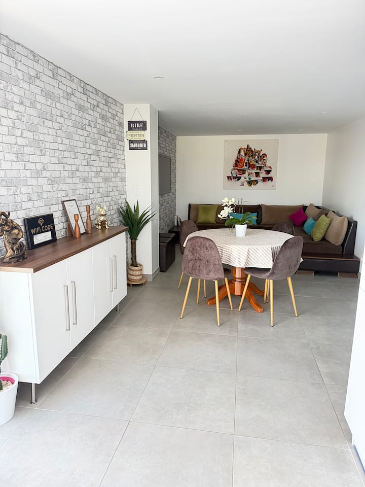 Grand Appart 90 M², 1/6 Pers - Lyon - Parking Grat - Saint-Symphorien-d'Ozon