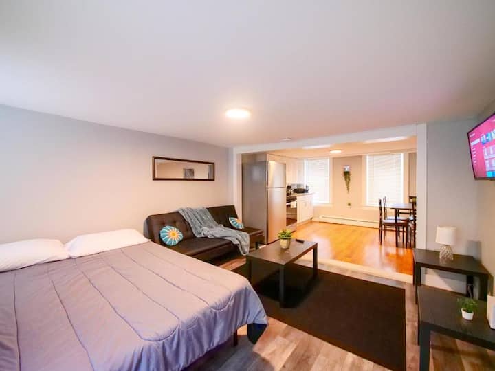 Bright And Airy Studio Apt Minutes To Nyc - Union City, NJ