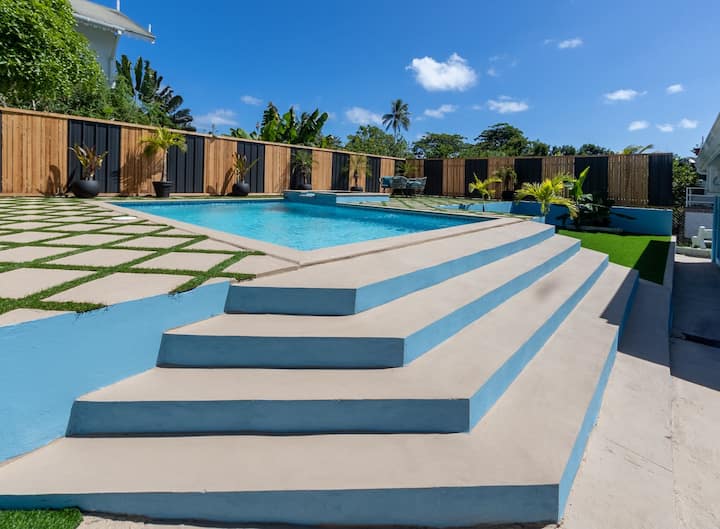 Villa Emunah Courtyard - Tobago