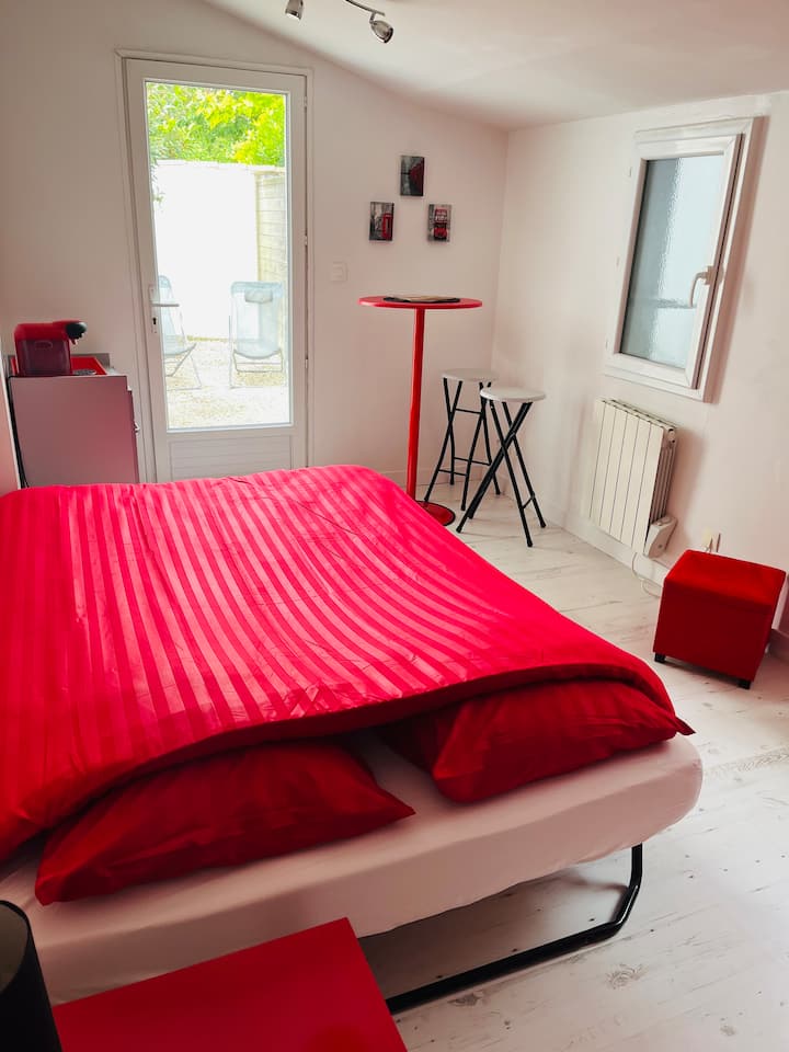 Joli Studio Cosy Avec Terrasse Privative - La Rochelle