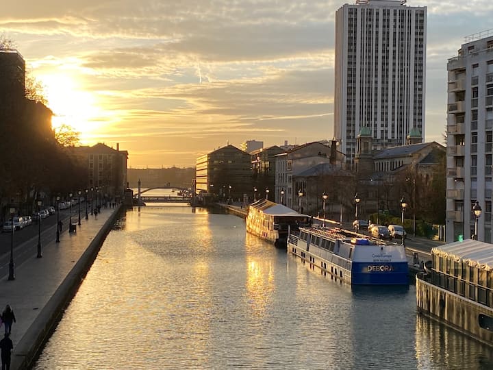 Superbe Appartement Sur Le Canal Saint Martin - Paris