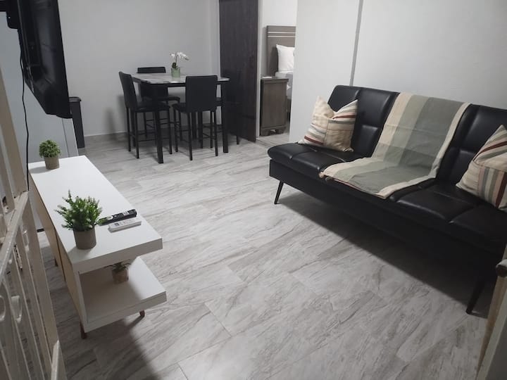 Prime Location Steps From Beach And Calle Loiza - San Juan