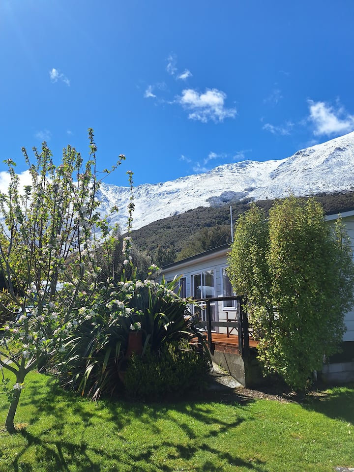 Makarora Valley Cottage - West Coast
