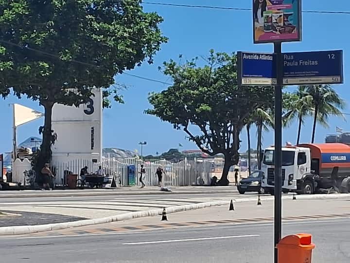 Em 53 Segundos Na Atlantica - Rio de Janeiro