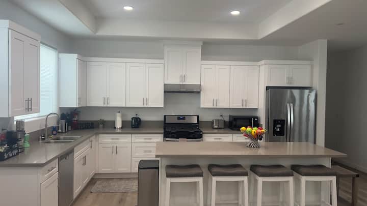 Disneyland Vacation New Built Home 3beds/2.5baths - Santa Ana, CA