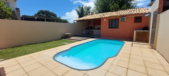 Suíte Independente ,  Com Piscina E Churrasqueira - Cabo Frio