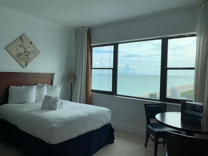 Oceanfront Studio At Miami Beach - Miami Beach, FL