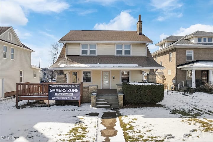 Entire House With A Gaming Room! - Canton, OH