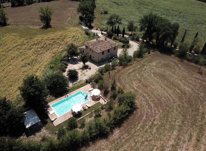 Casale Etrusco: Piscina E Campagna - Todi