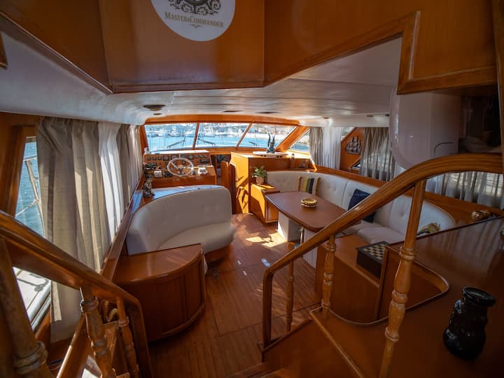 Elegant Boat Holiday With Breakfast Included - Valencia