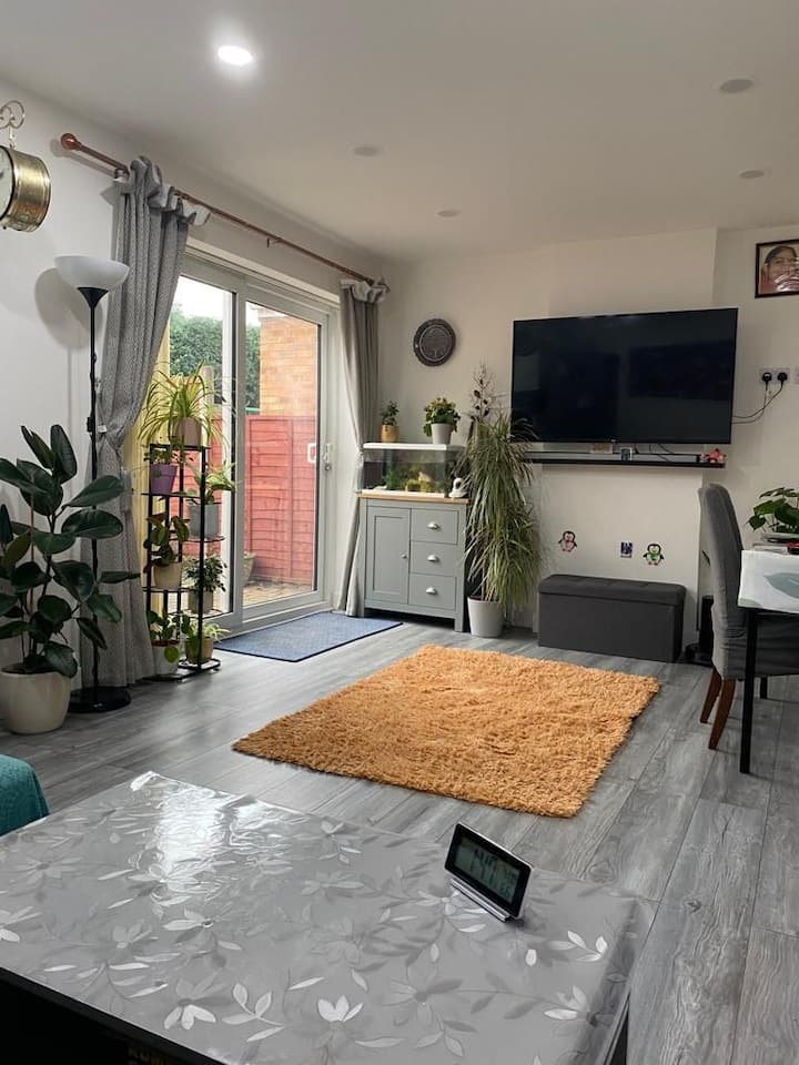 Cozy Double Bedroom With Private Bathroom Solihull - West Midlands