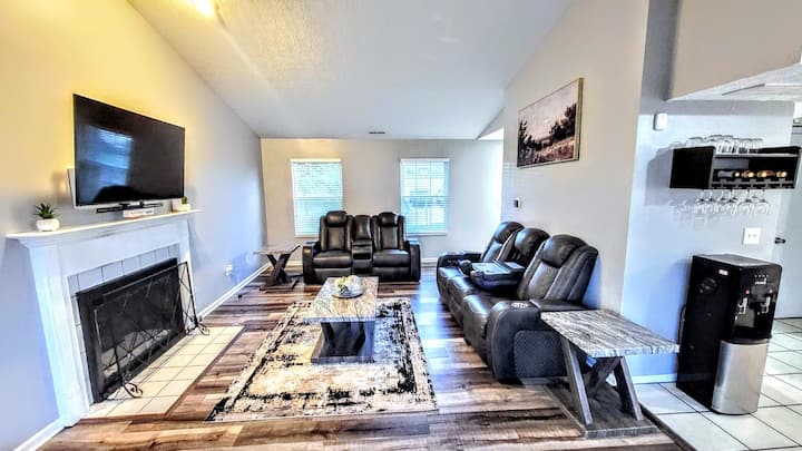 Warm Haven Minutes From Downtown - Columbus, OH