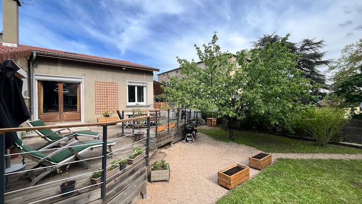 Maison à Lyon Avec Terrasse Et Jardin - Rhône