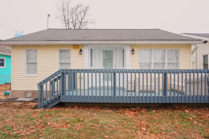 Warm Vintage Beach Cottage - North Beach, MD